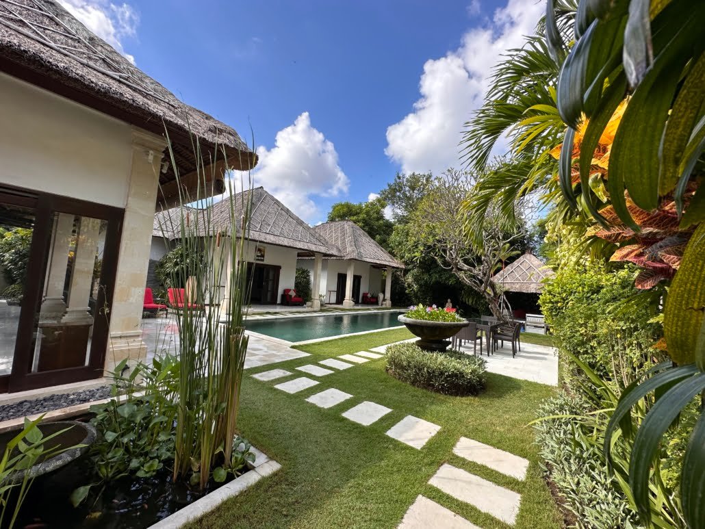 Bali Villas Seminyak - Villa Kebun - Among the best 3 bdr!